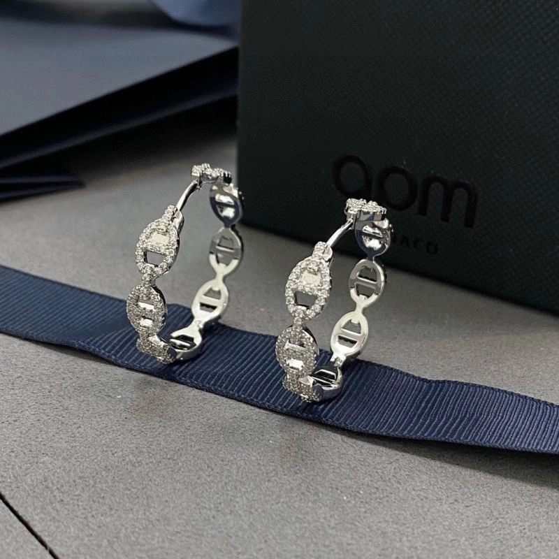 Accurate model Apm Earrings