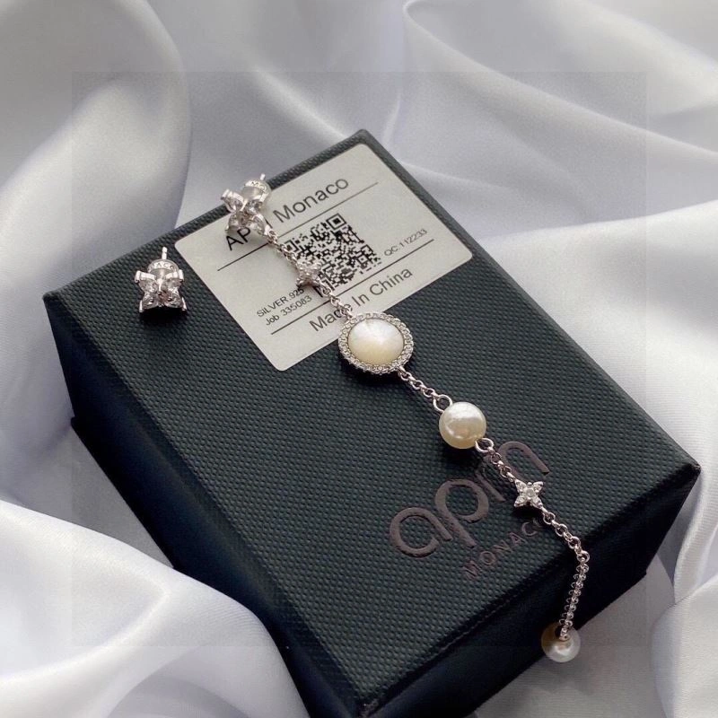 Top match Apm Earrings