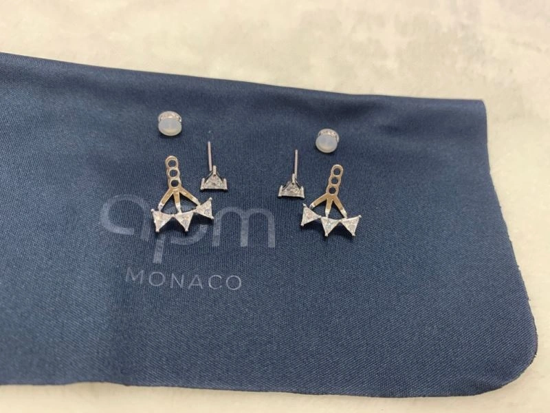 Accurate model Apm Earrings