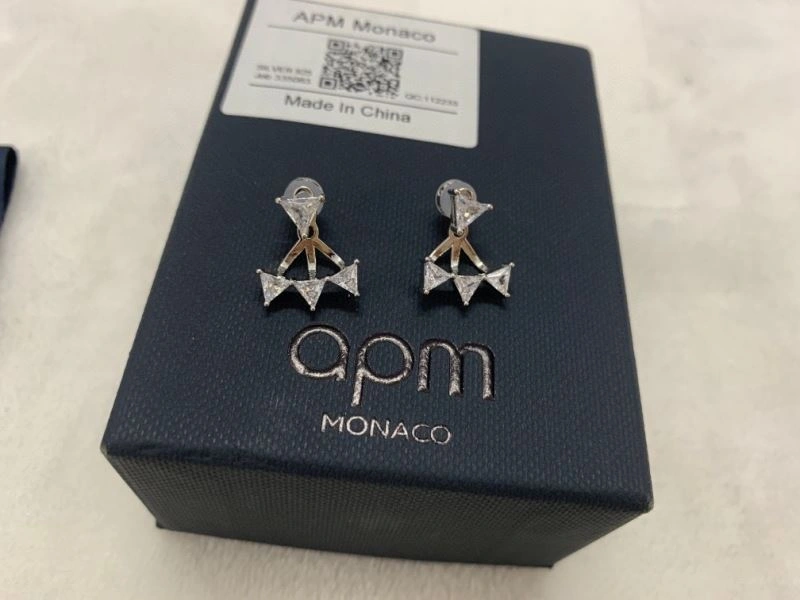 Accurate model Apm Earrings