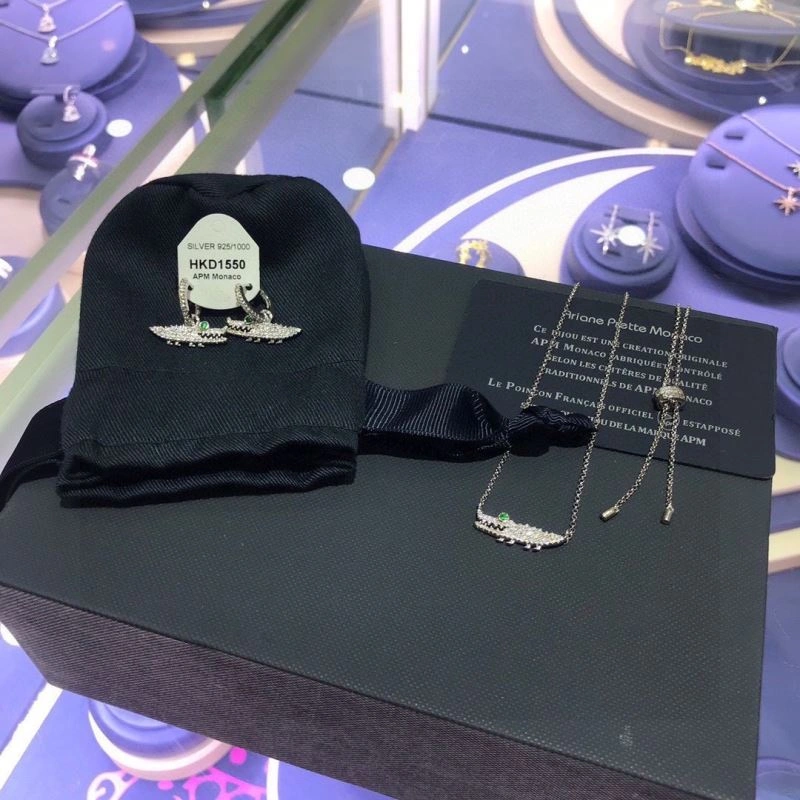 Perfect replica Apm Earrings