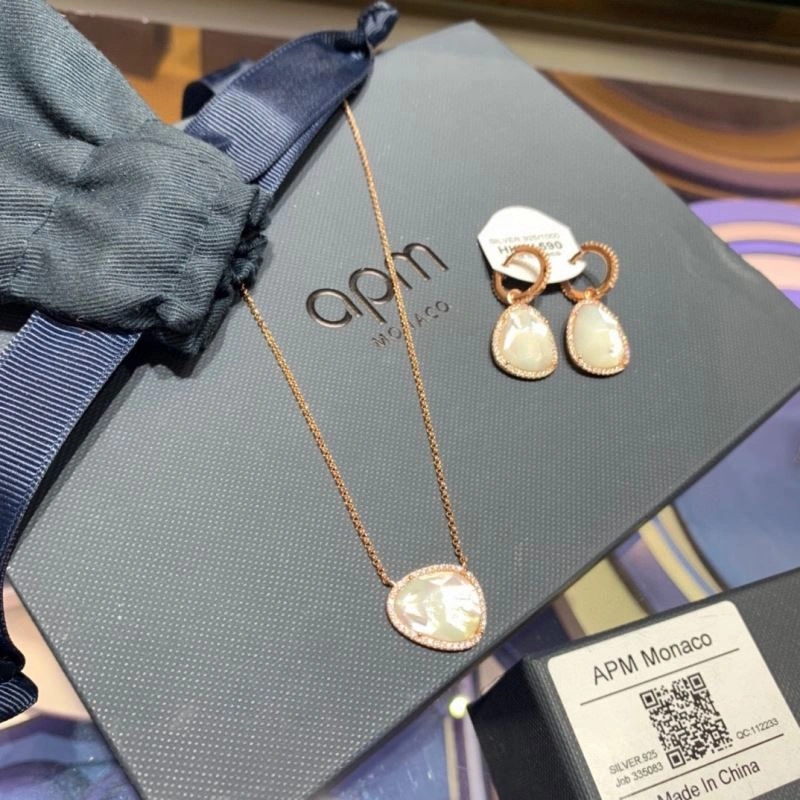 Accurate model Apm Earrings