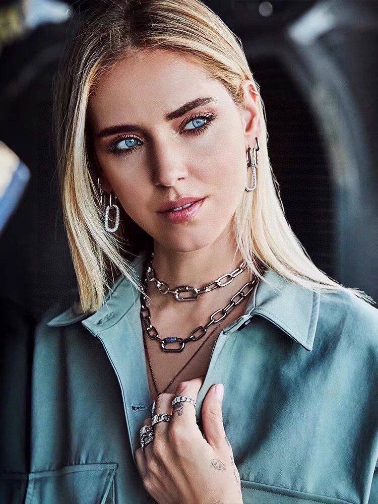 Accurate model Apm Earrings