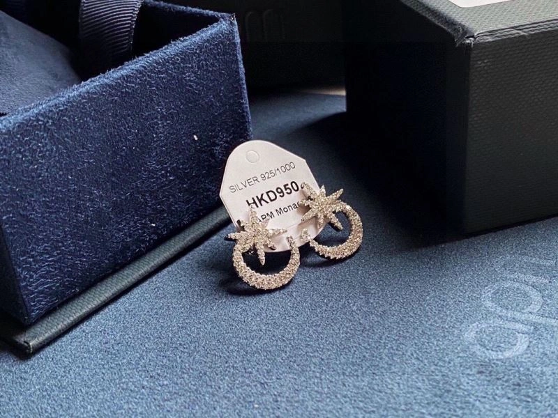 Accurate model Apm Earrings