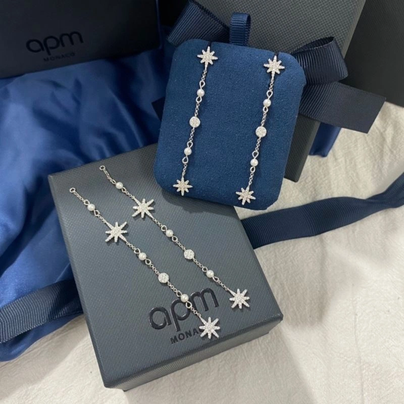 Top match Apm Earrings