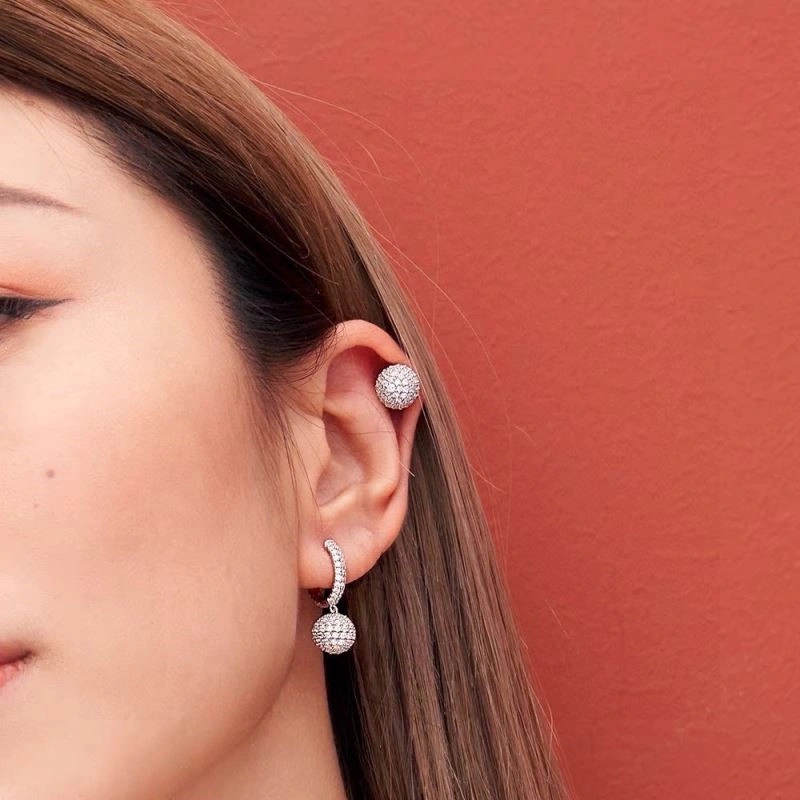 Accurate model Apm Earrings