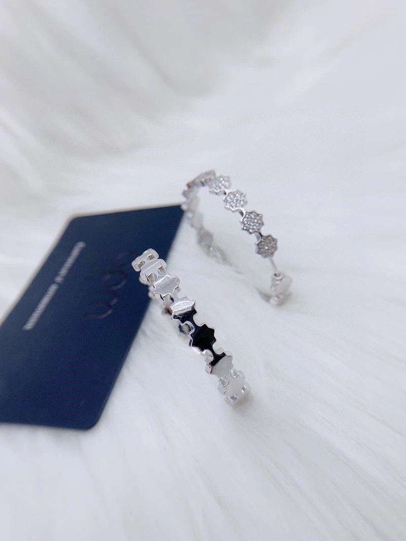 Value-priced Apm Earrings