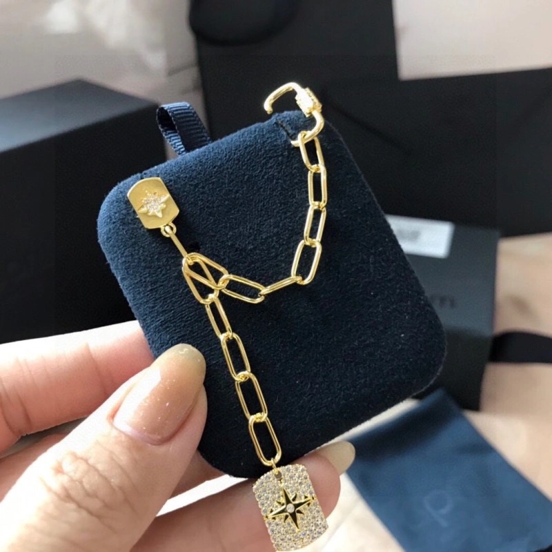 Top match Apm Earrings