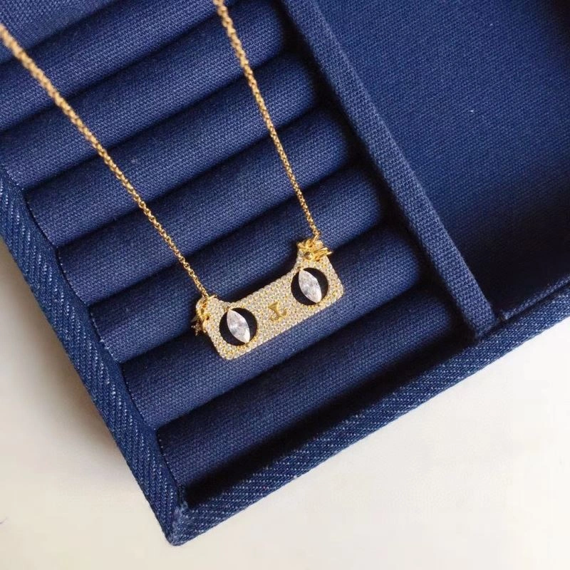 Official Apm Necklaces