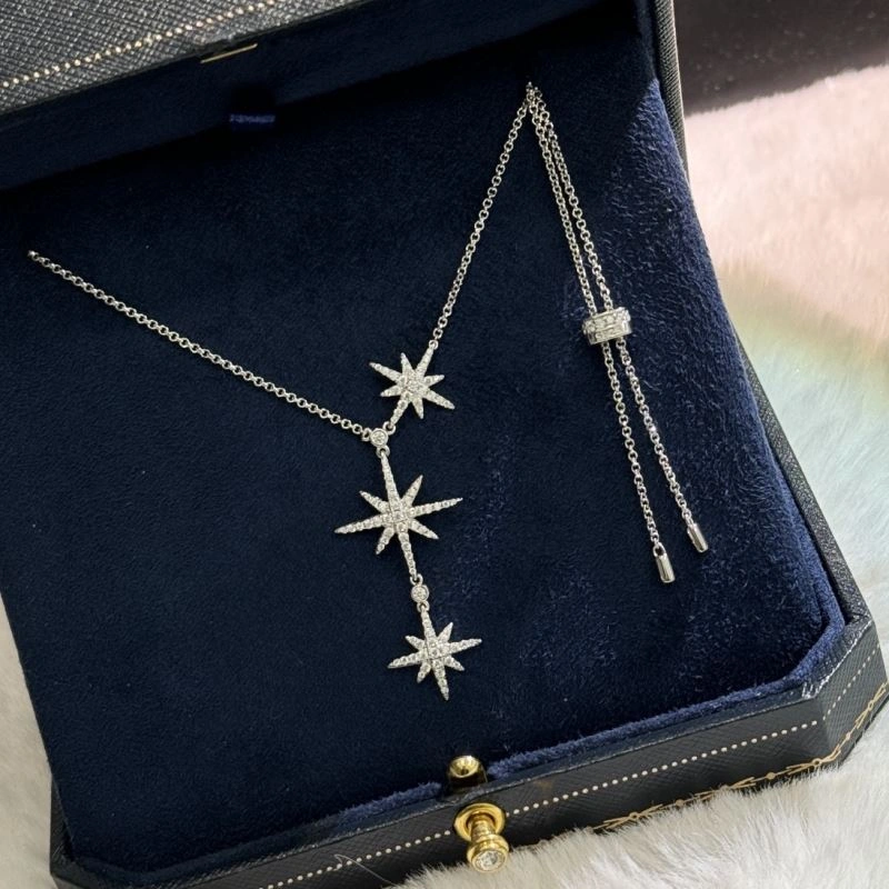 Discounted Apm Necklaces