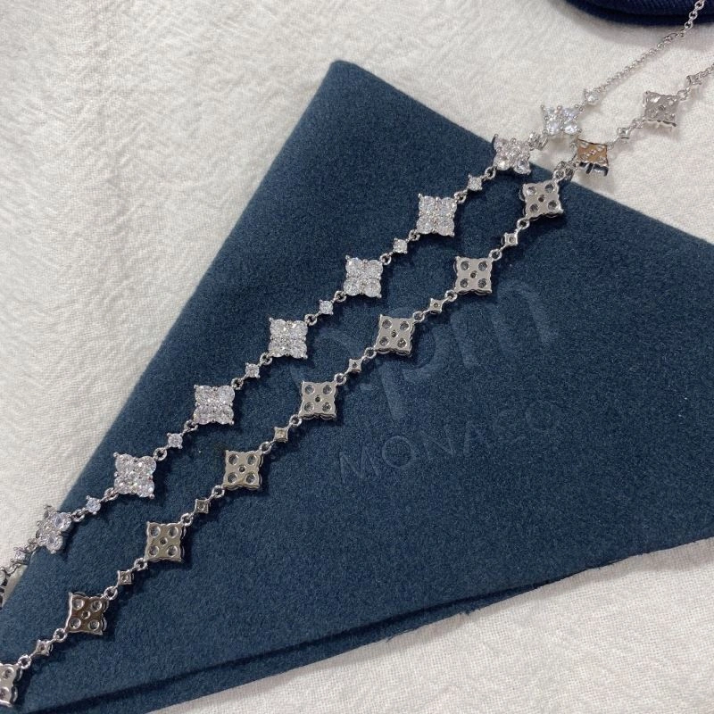 OEM Apm Necklaces