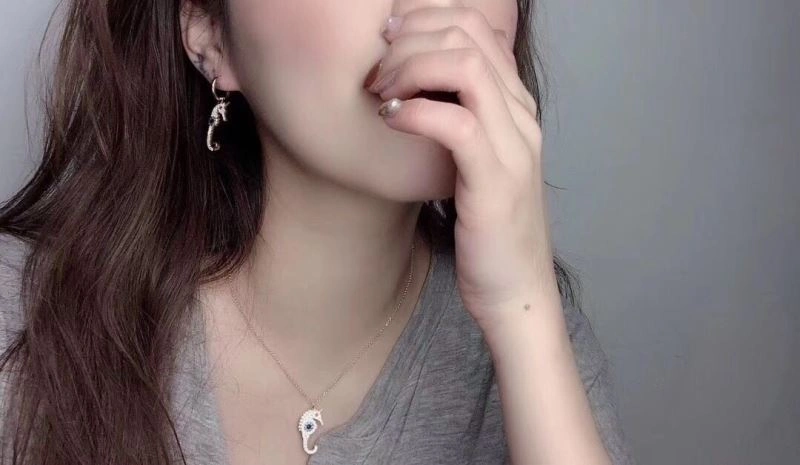 Real Apm Necklaces