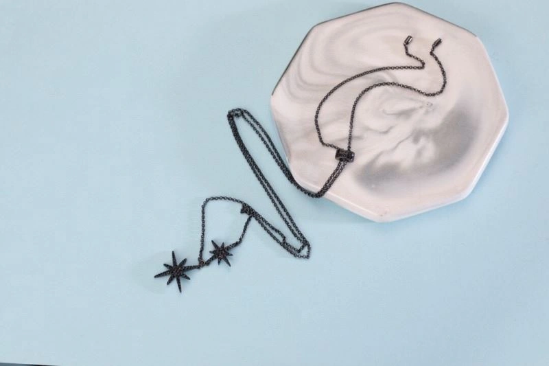 Discounted Apm Necklaces