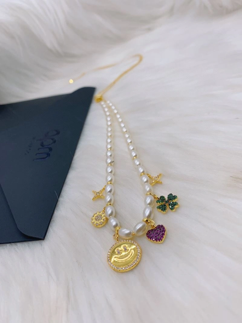 Discounted Apm Necklaces