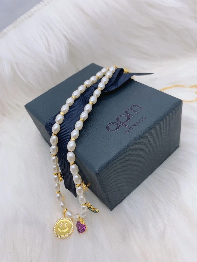 Discounted Apm Necklaces