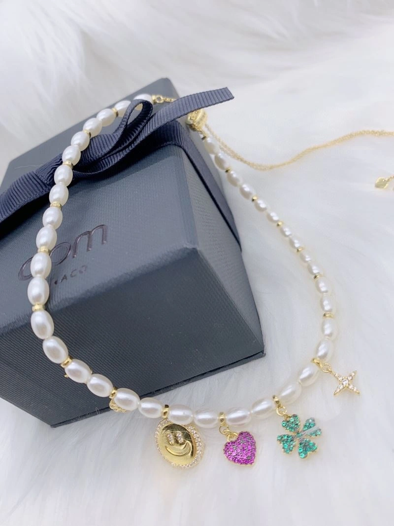 Discounted Apm Necklaces