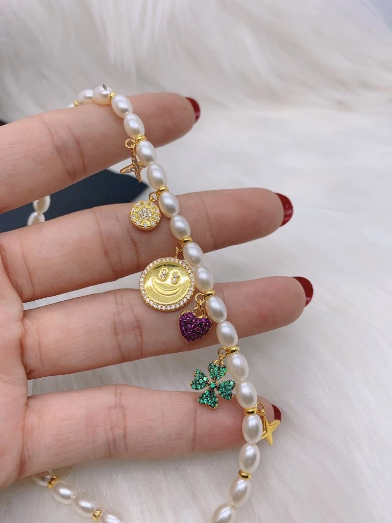 Discounted Apm Necklaces