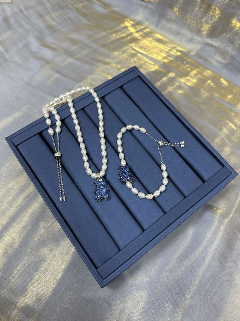 Brand-authenticated Apm Necklaces