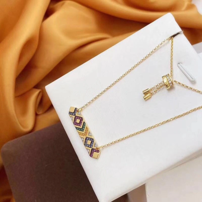 Discounted Apm Necklaces