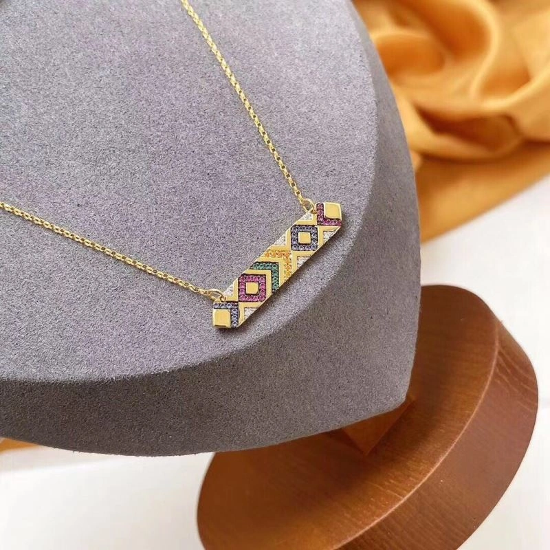 Discounted Apm Necklaces