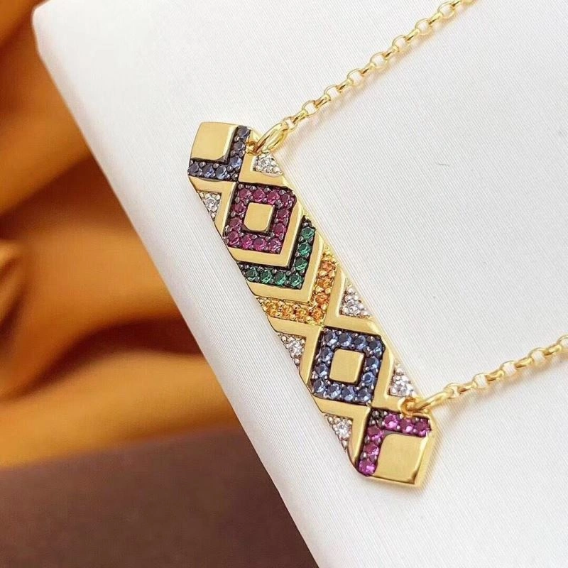 Discounted Apm Necklaces