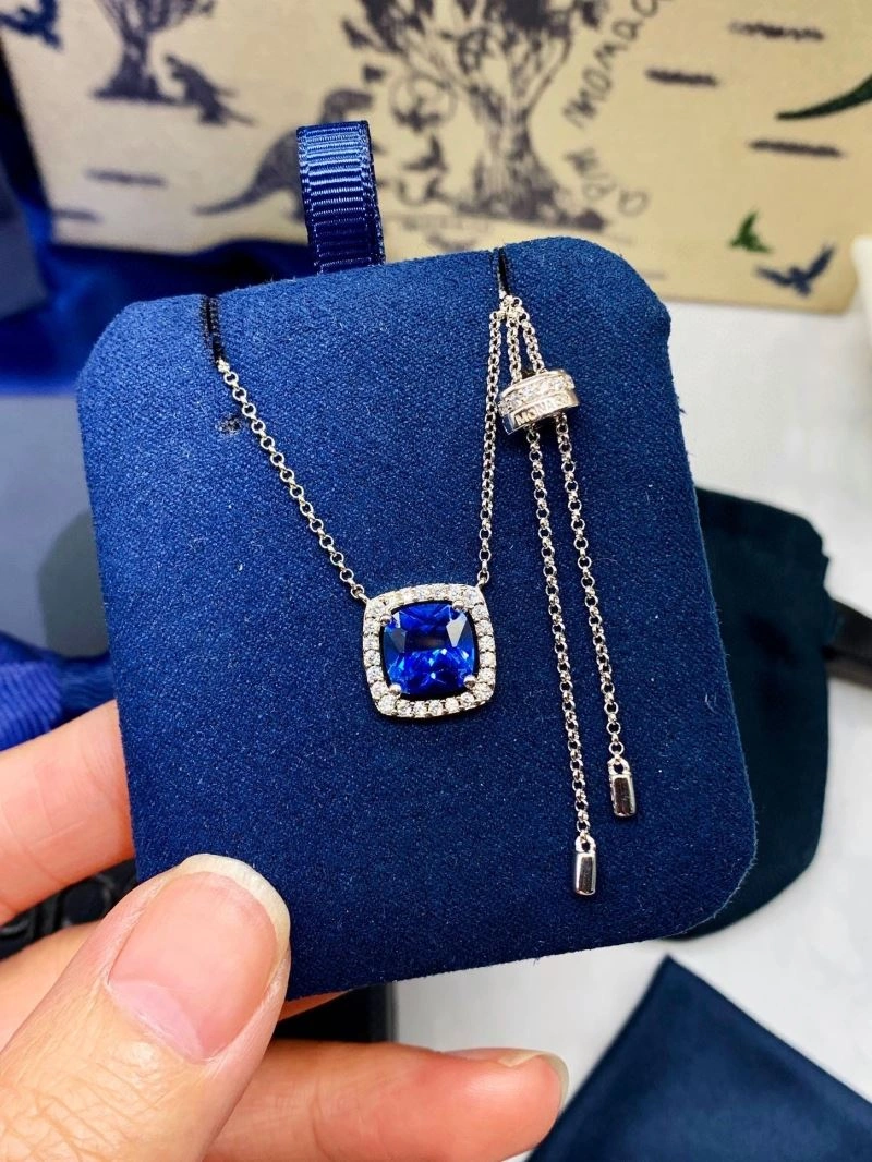 Bargain Apm Necklaces
