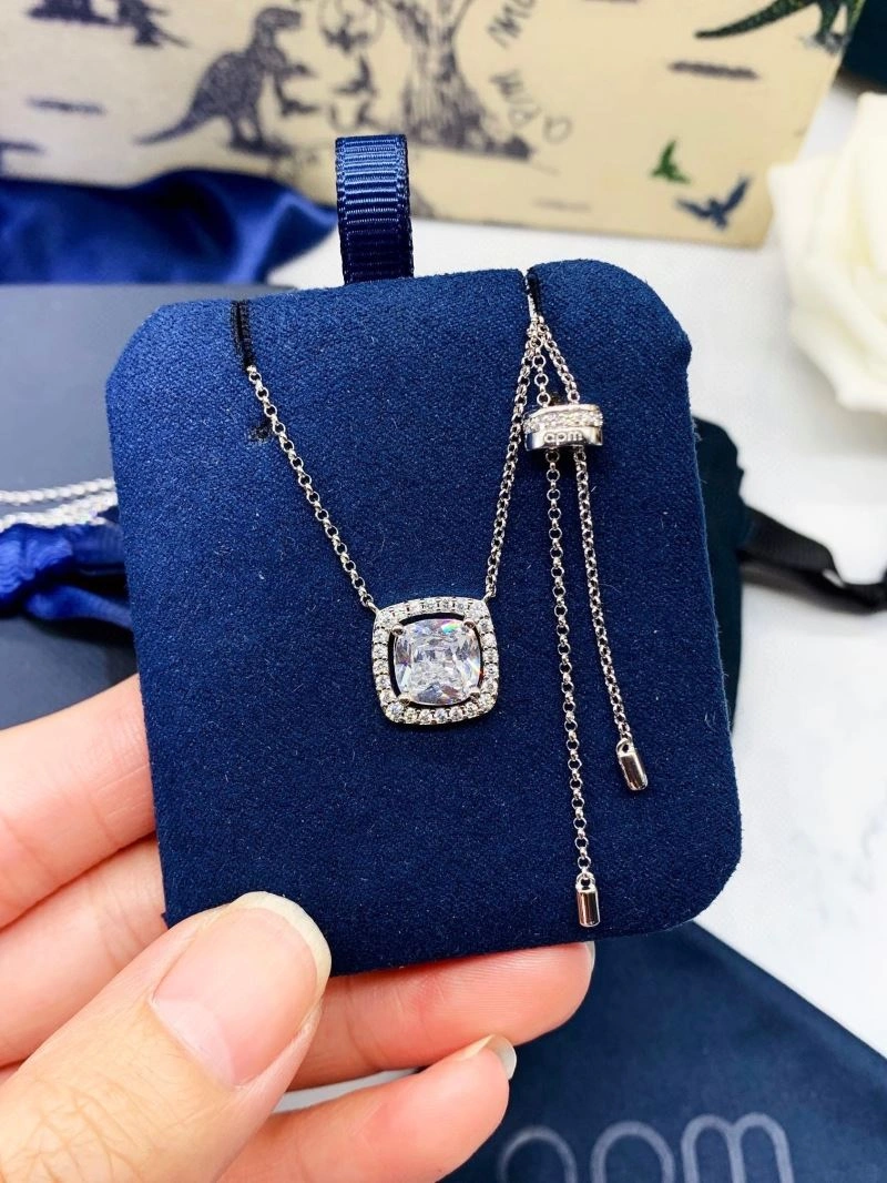 Bargain Apm Necklaces