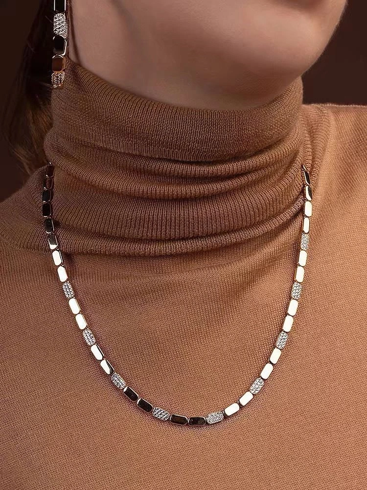 Budget-friendly Apm Necklaces