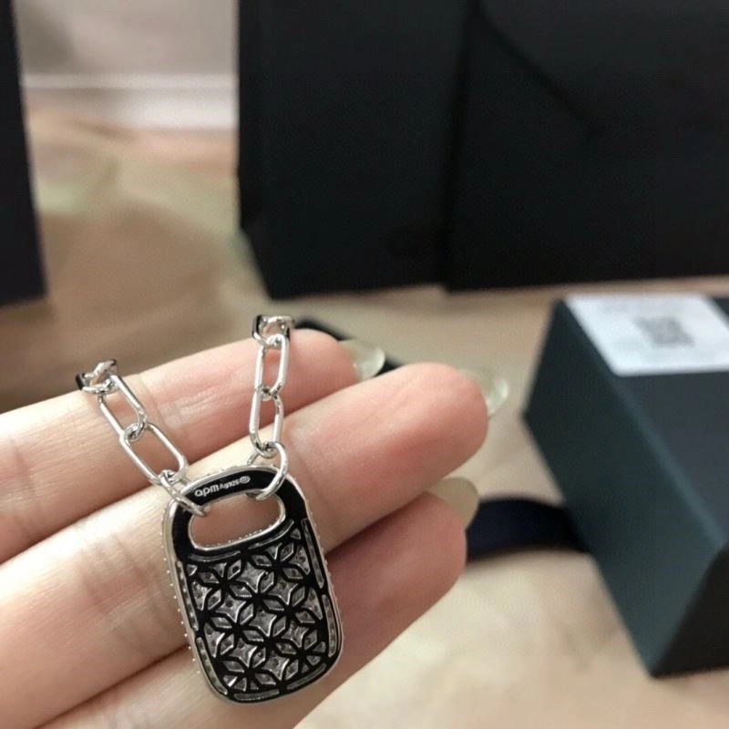 Budget-friendly Apm Necklaces
