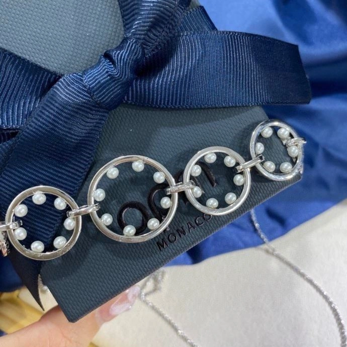 Official Apm Necklaces