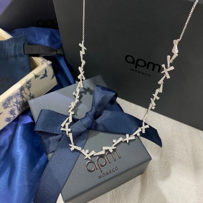 Indistinguishable Apm Necklaces
