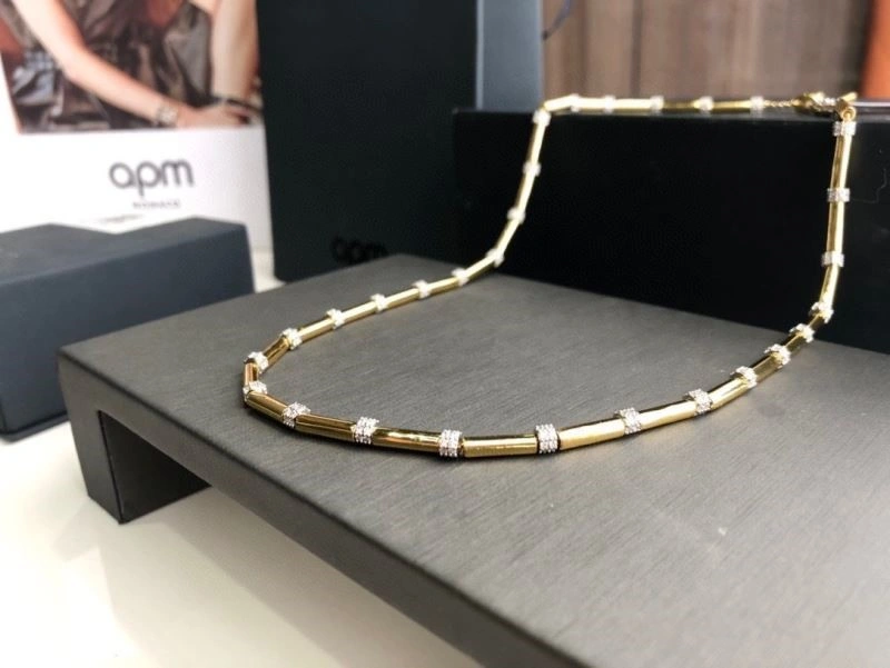 Discounted Apm Necklaces