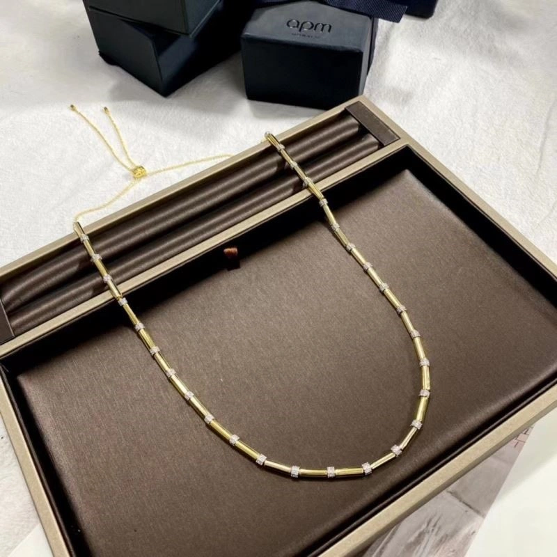 Discounted Apm Necklaces