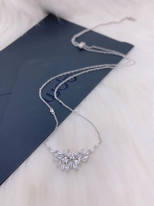 Accurate model Apm Necklaces