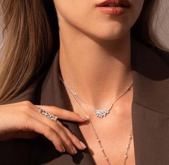 Accurate model Apm Necklaces