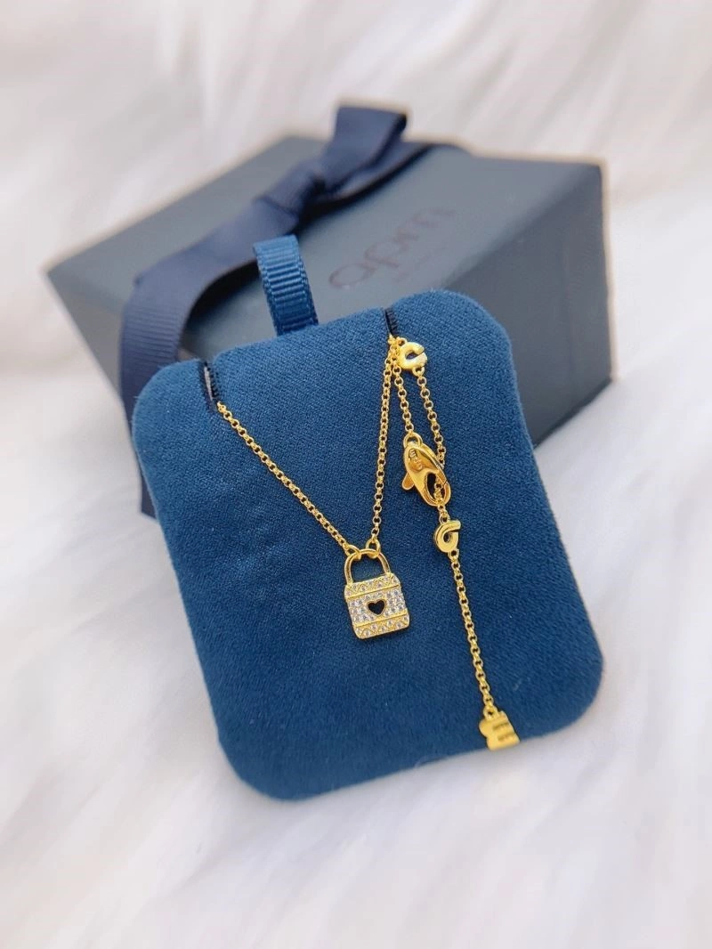 Bargain Apm Necklaces
