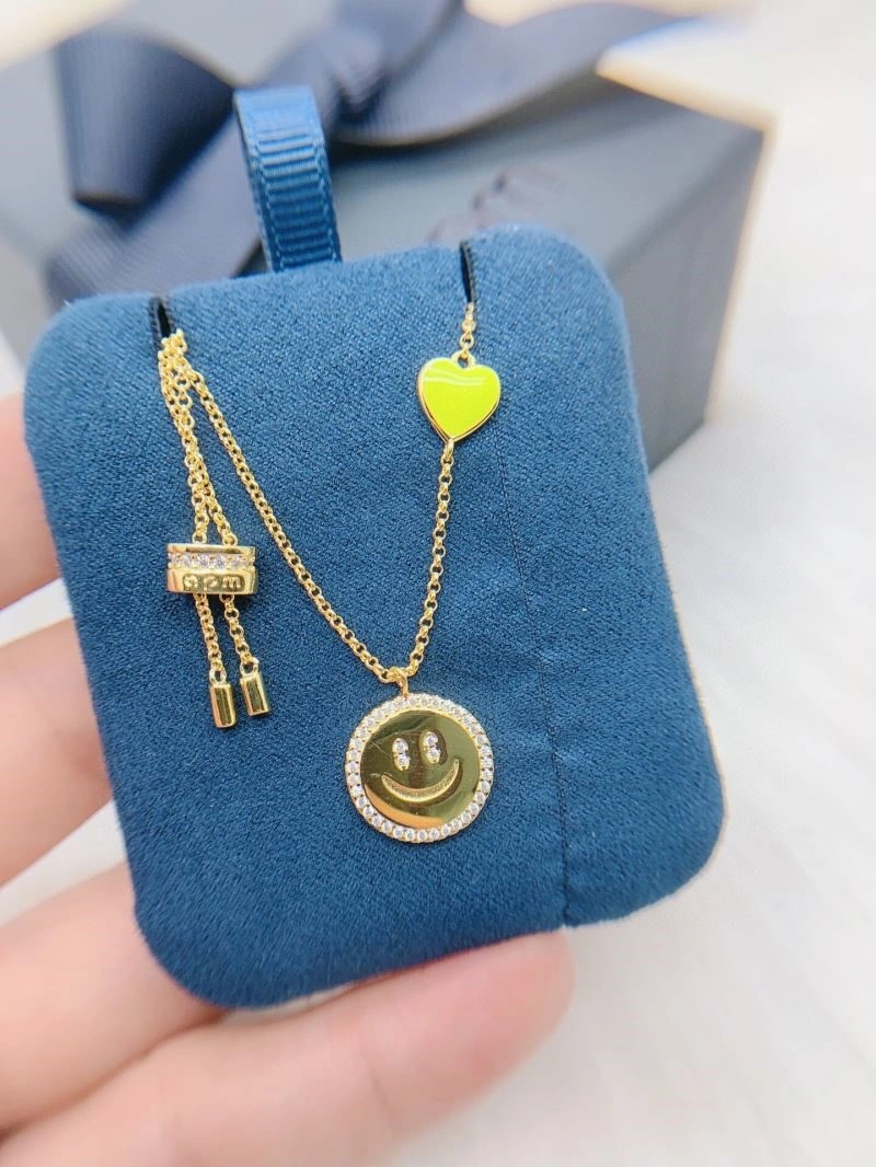 Discounted Apm Necklaces