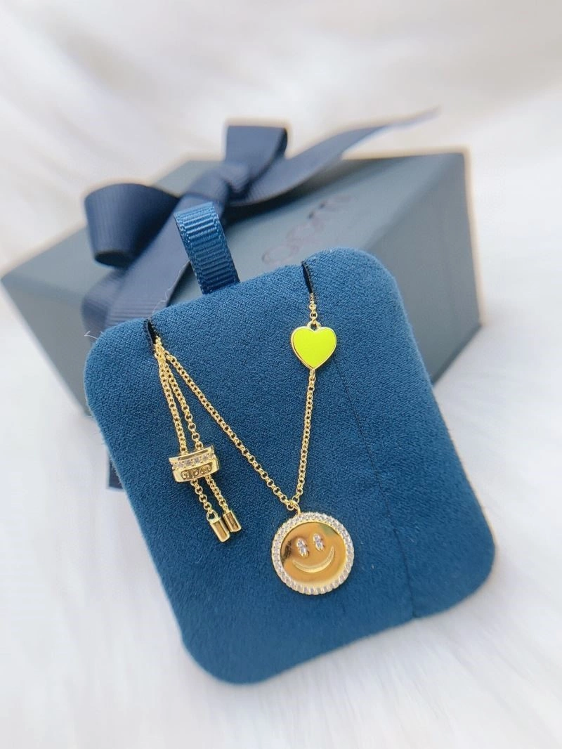 Discounted Apm Necklaces