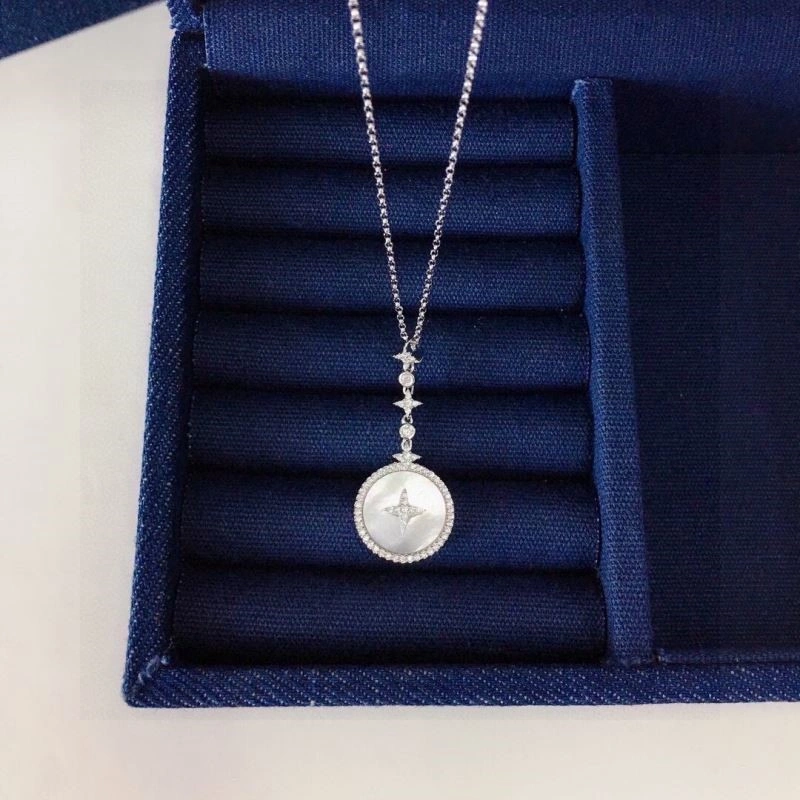 Precise copy Apm Necklaces