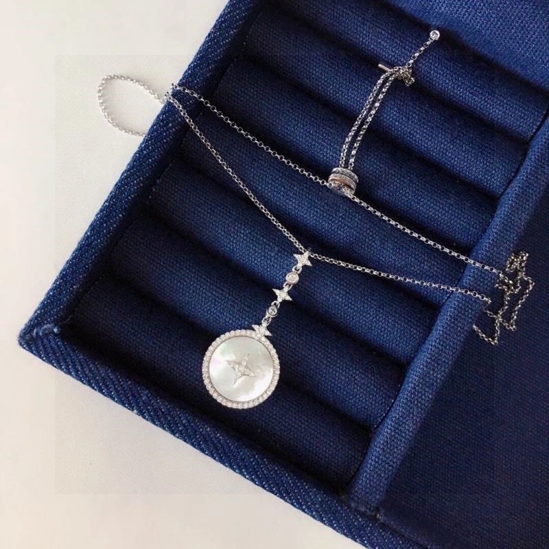 Precise copy Apm Necklaces