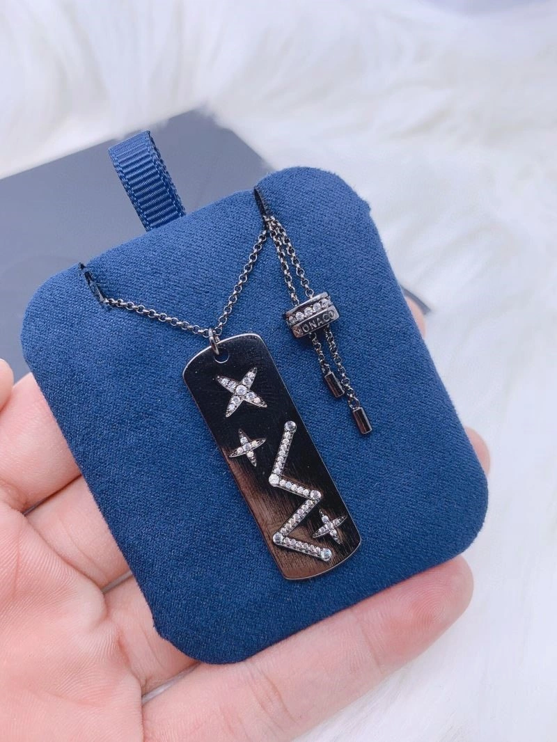 Bargain Apm Necklaces