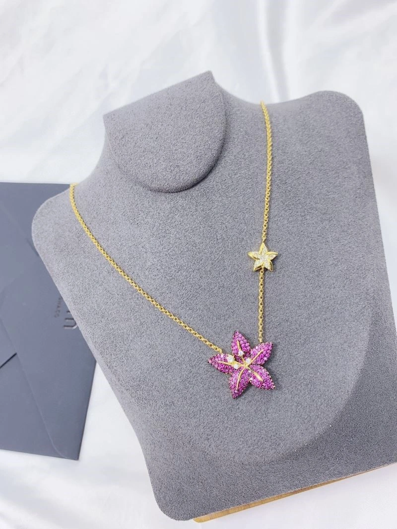 Bargain Apm Necklaces