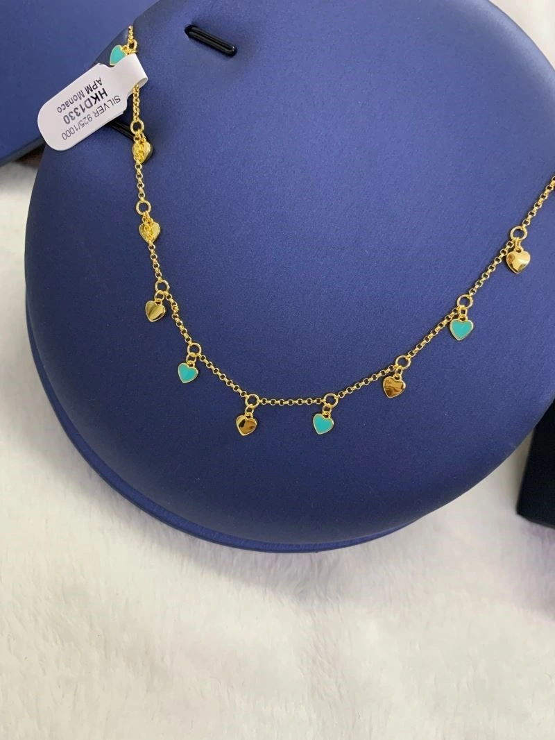 Indistinguishable Apm Necklaces