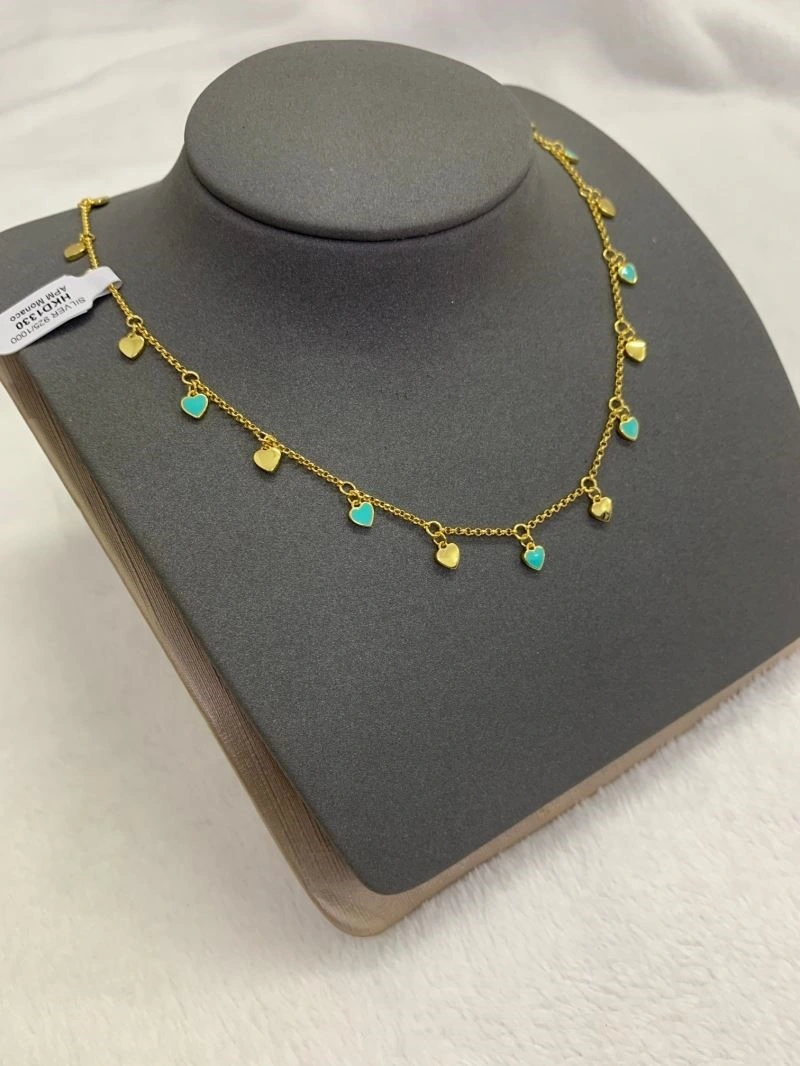 Indistinguishable Apm Necklaces