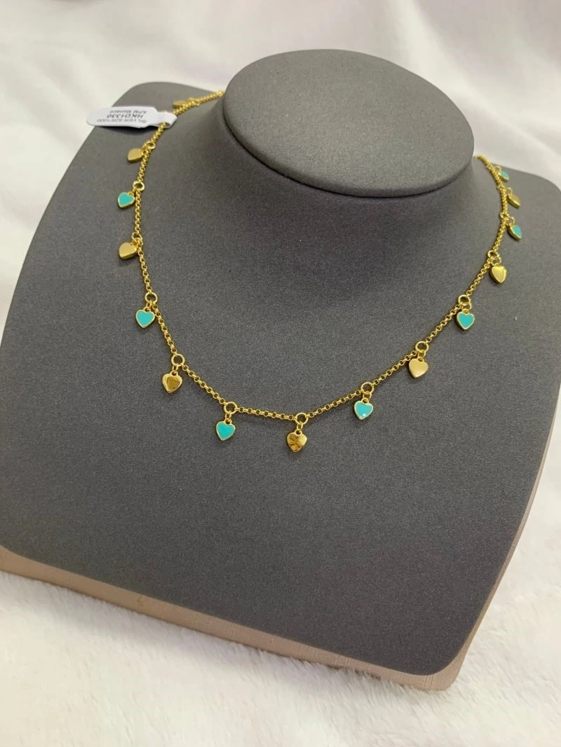 Indistinguishable Apm Necklaces