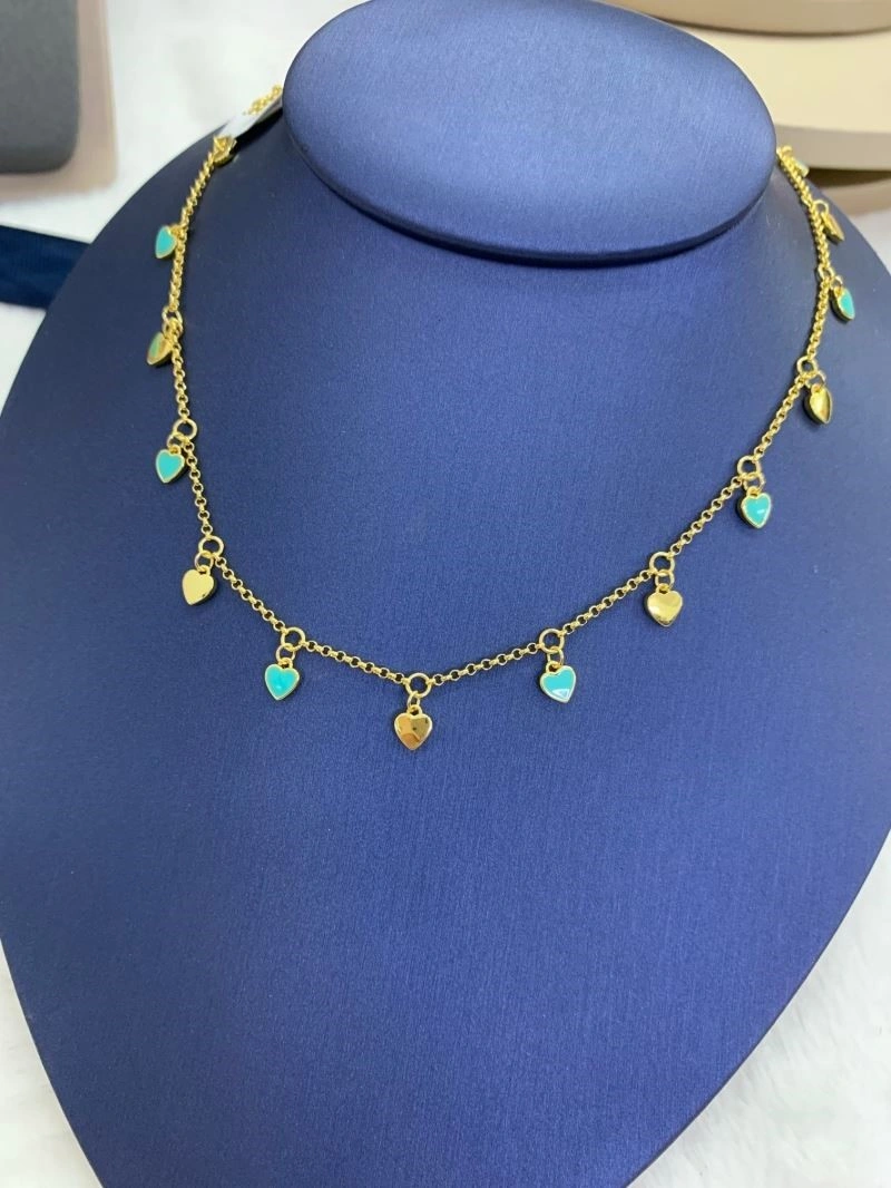 Indistinguishable Apm Necklaces