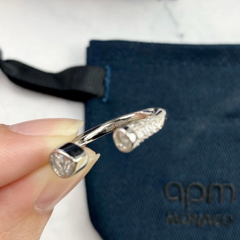 Indistinguishable Apm Rings