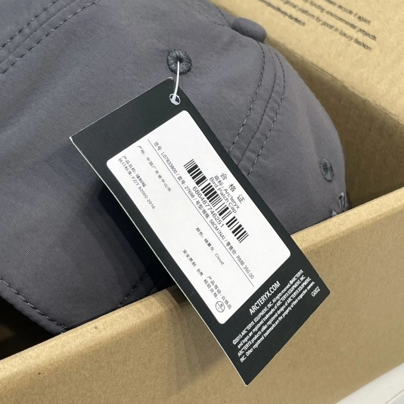 Top mirror Arcteryx Caps