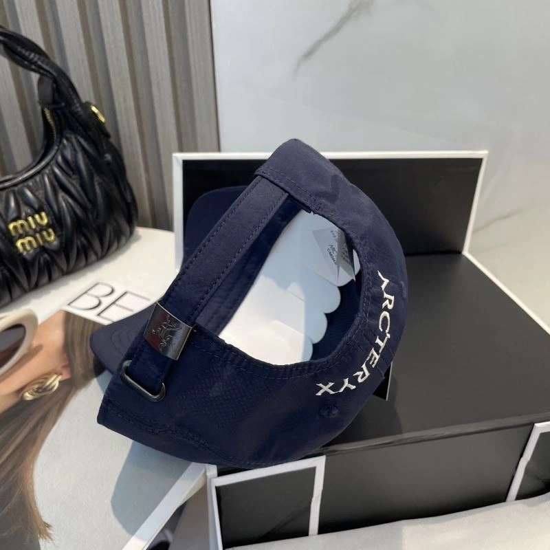 Top mirror Arcteryx Caps