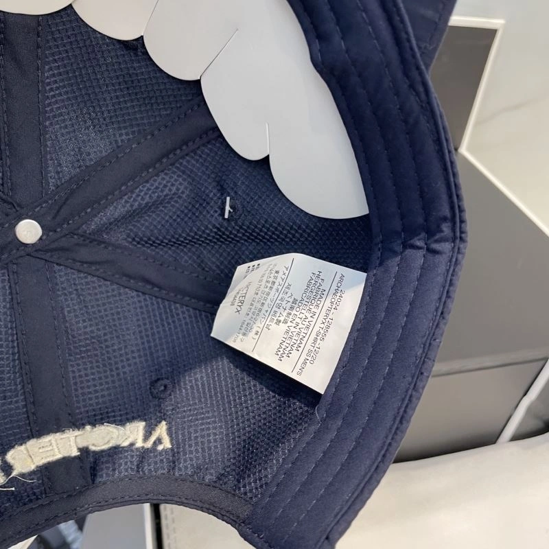 Top mirror Arcteryx Caps